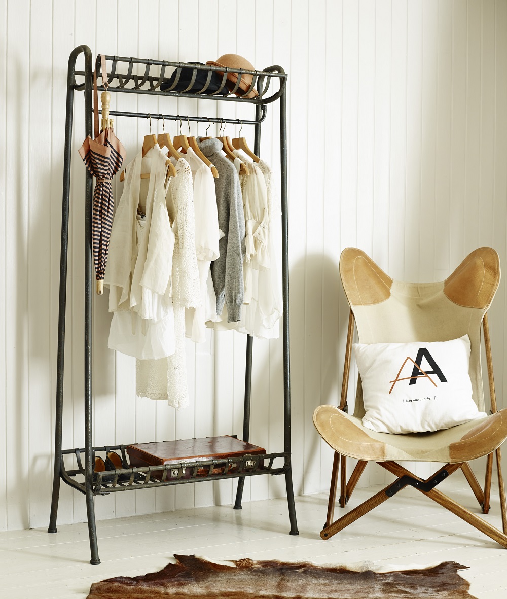 Finds: black metal coat rack | Homegirl London